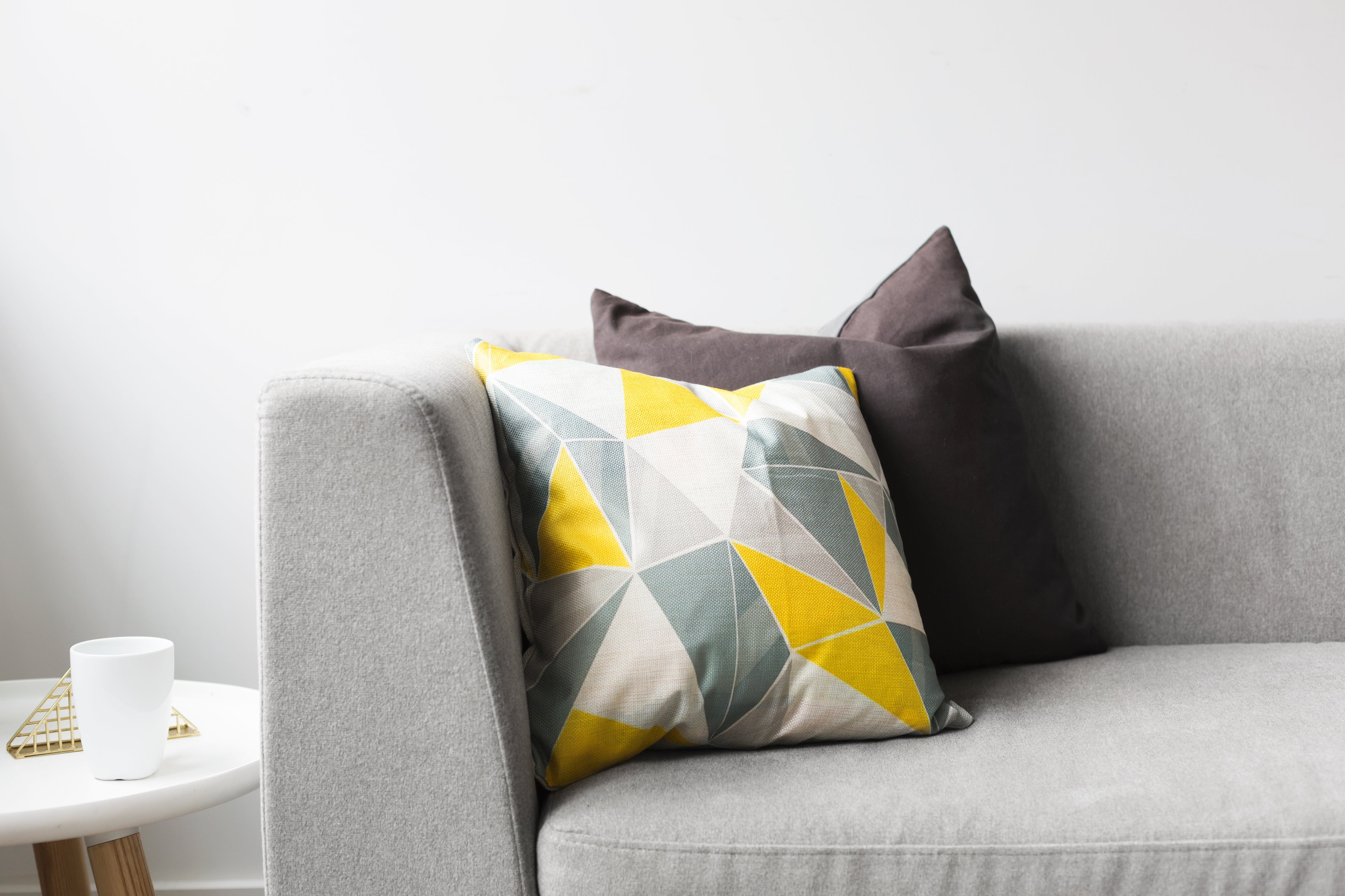Contemporary Indoor Floral Pillows – Pillows & Pillows
